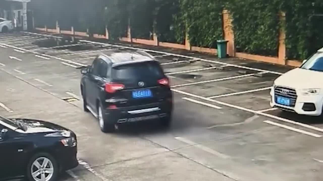 Out-of-control car crashes into swimming pool