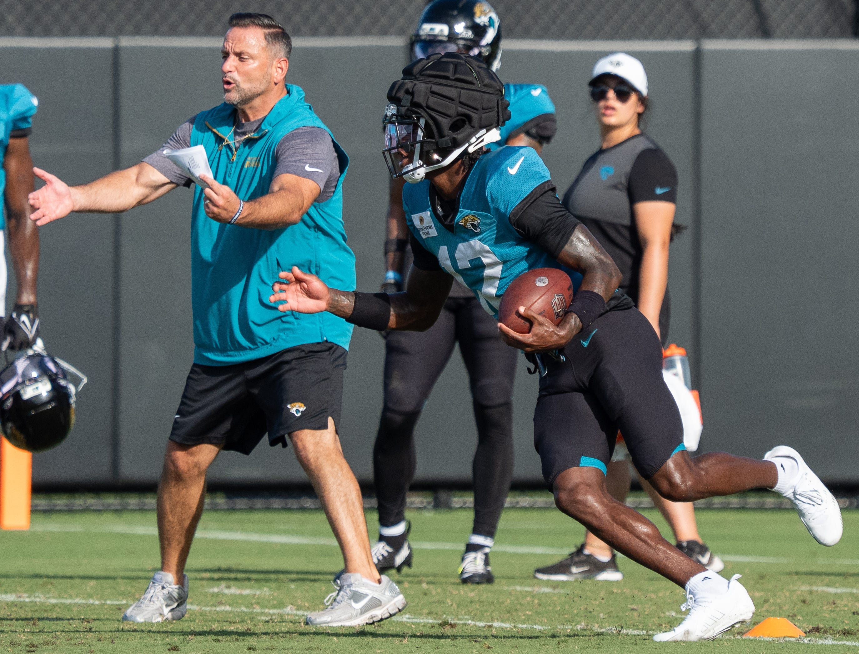 Travis Hunter returns to practice; other Jaguars injury updates