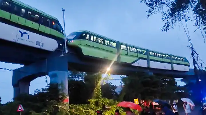 Mumbai Monorail Train Stranded Between Stations Due To Power Failure ...