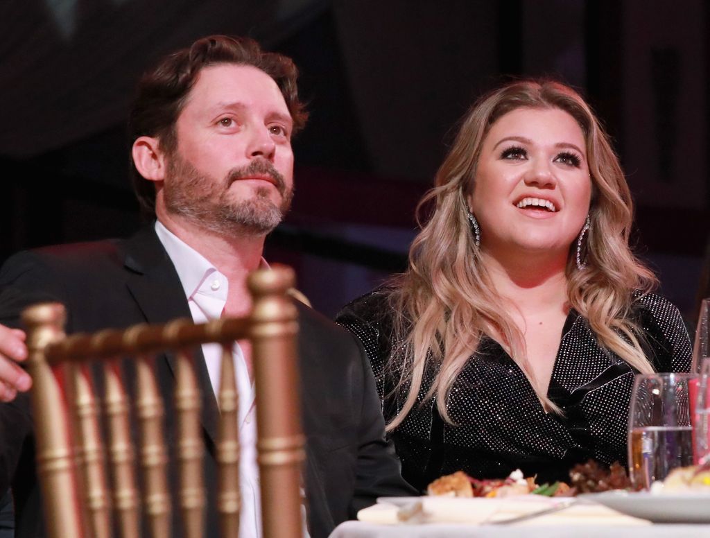 Kelly Clarkson returns to public eye weeks after ex-husband's death