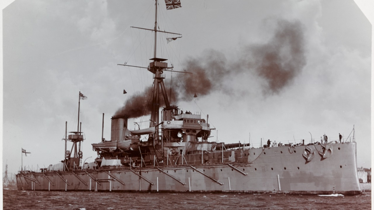 6 navy ships with advanced stealth tech