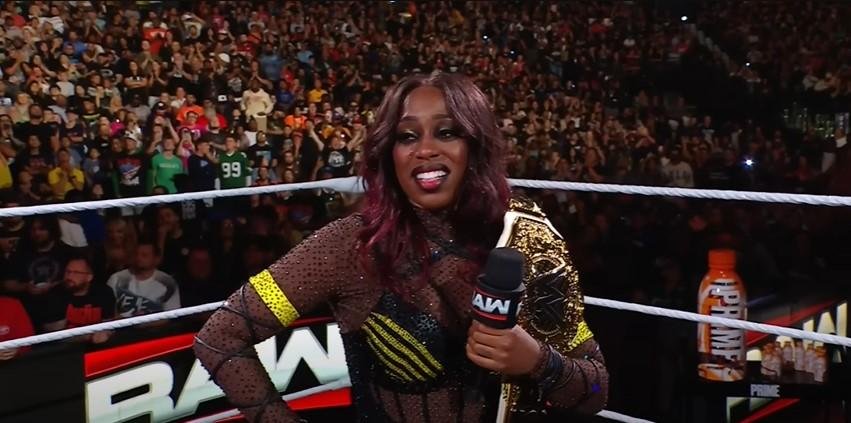 WWE: Naomi announces pregnancy, vacates Women's World Championship