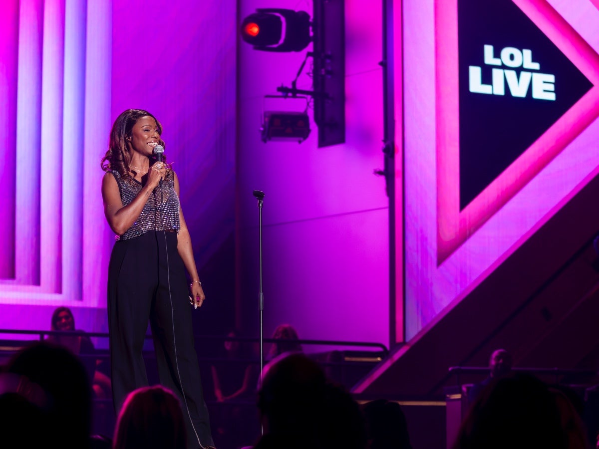 Sydnee Washington Brings Raw Honesty And Sharp Humor With ‘LOL Live’