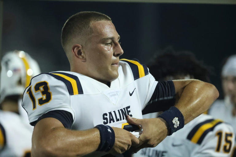 Watch: Notre Dame’s new starting quarterback CJ Carr’s high school ...