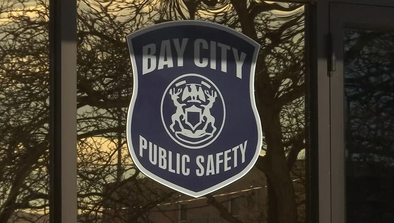 Utility workers discover human skull while digging