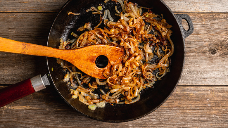 The Hands-Off Method That Makes Caramelized Onions Easy To Prep In Bulk