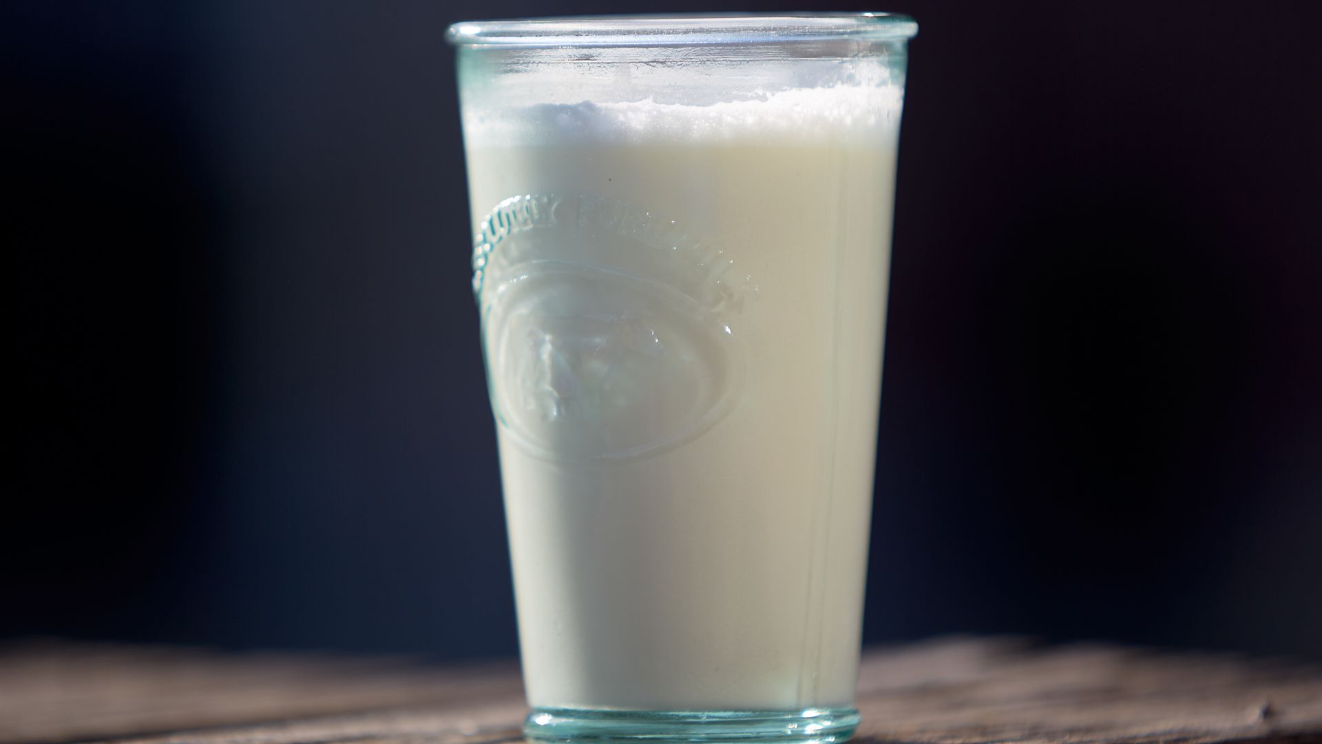 Florida woman's lawsuit blames raw milk for miscarriage, toddler's illness