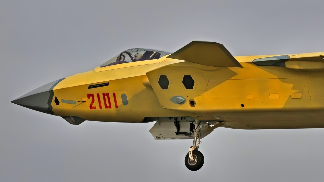 China’s J-20 Mighty Dragon Fighter Has a Secret Weapon And It’s Not Stealth