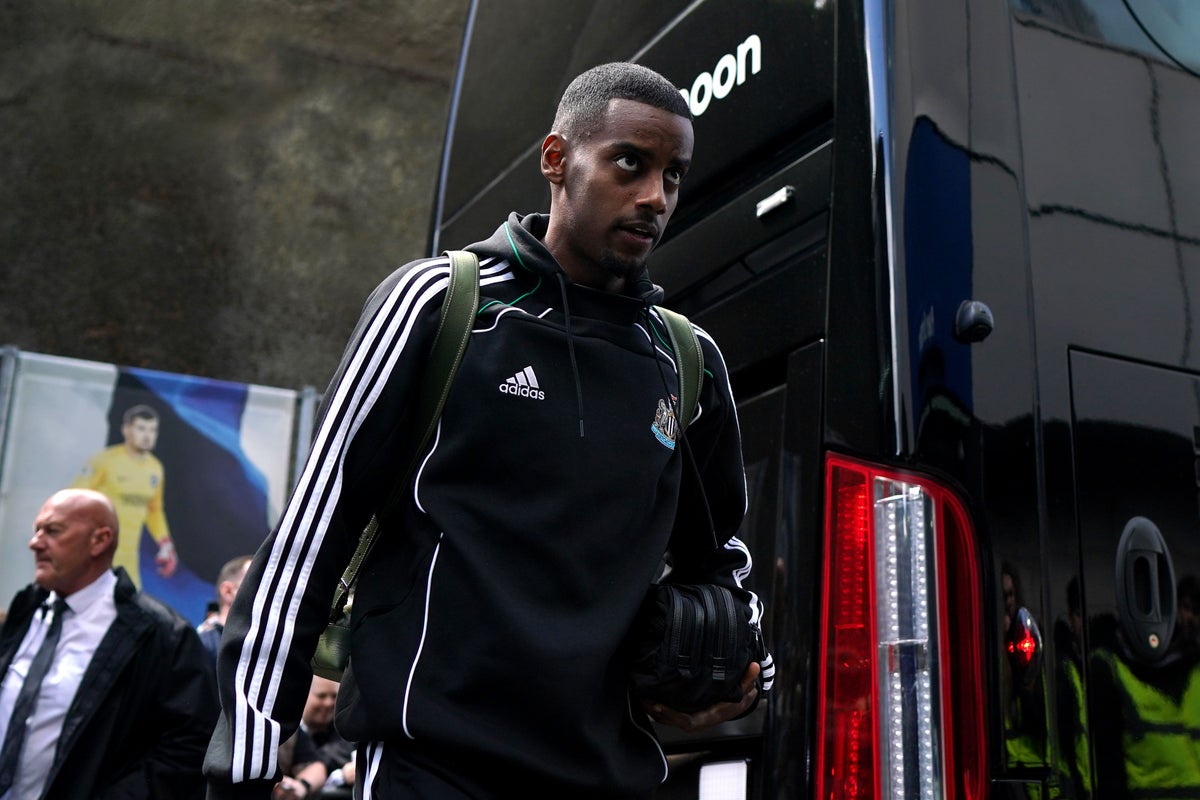 Newcastle United legend brands Alexander Isak situation an ‘absolute mess’