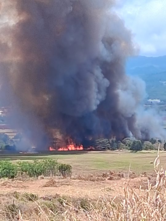 Kunia brush fire continues, evacuation order lifted