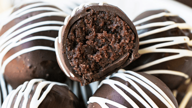 Mini holiday desserts that make parties instantly sweeter