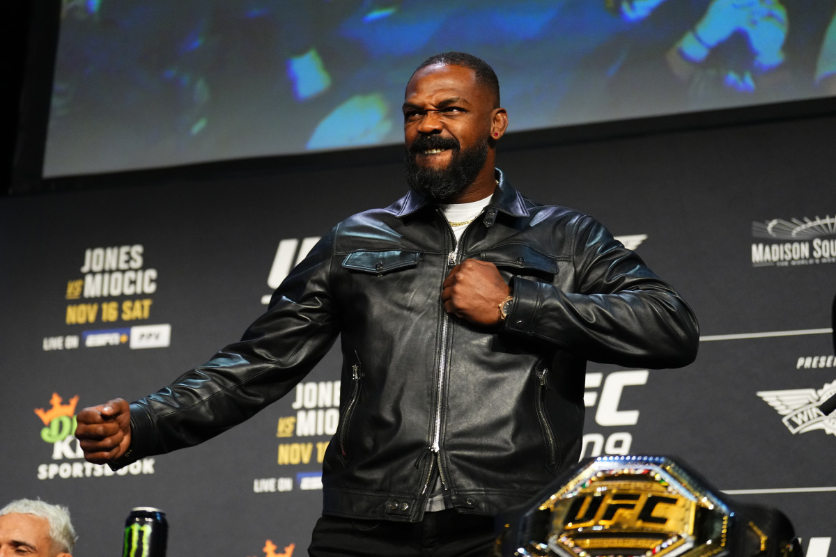 Jon Jones Uses Khabib's Name to Reignite Beef with Daniel Cormier