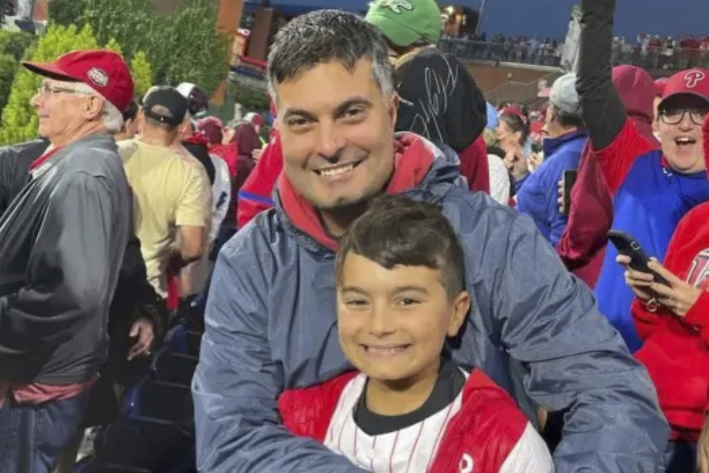 Bat made famous in New Jersey Little Leaguer's celebratory flip is put ...