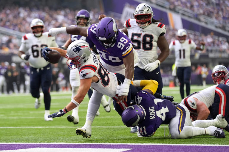 5 things to know about Patriots rookie receiver Efton Chism III