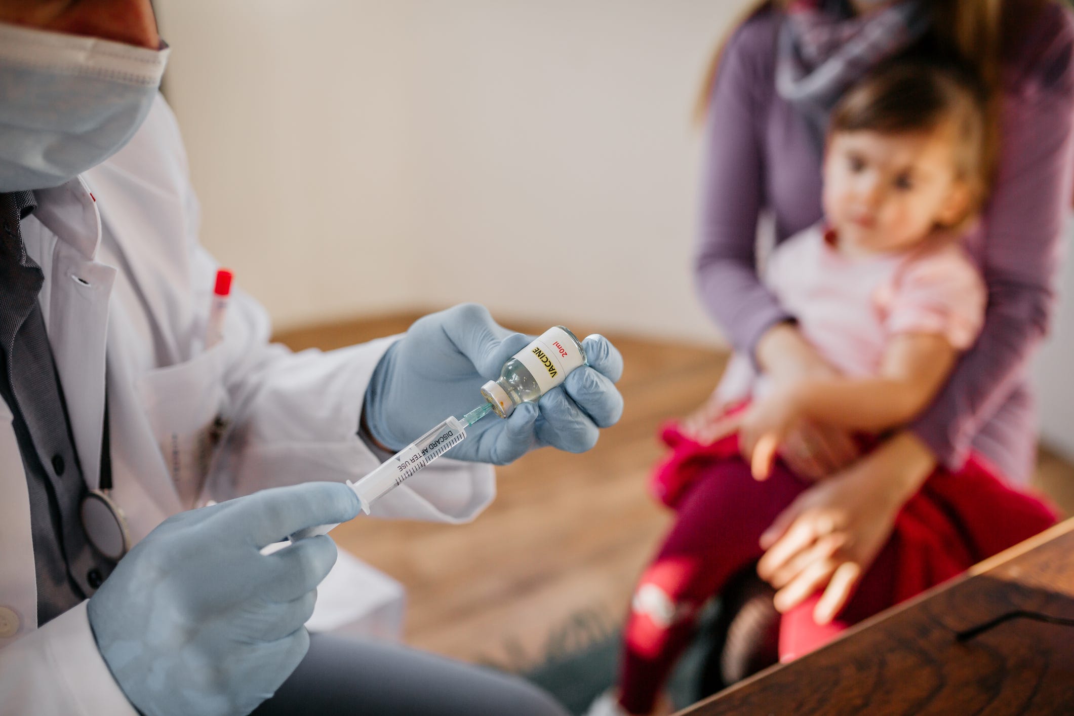US pediatric group breaks with CDC advice, recommends COVID vaccines ...