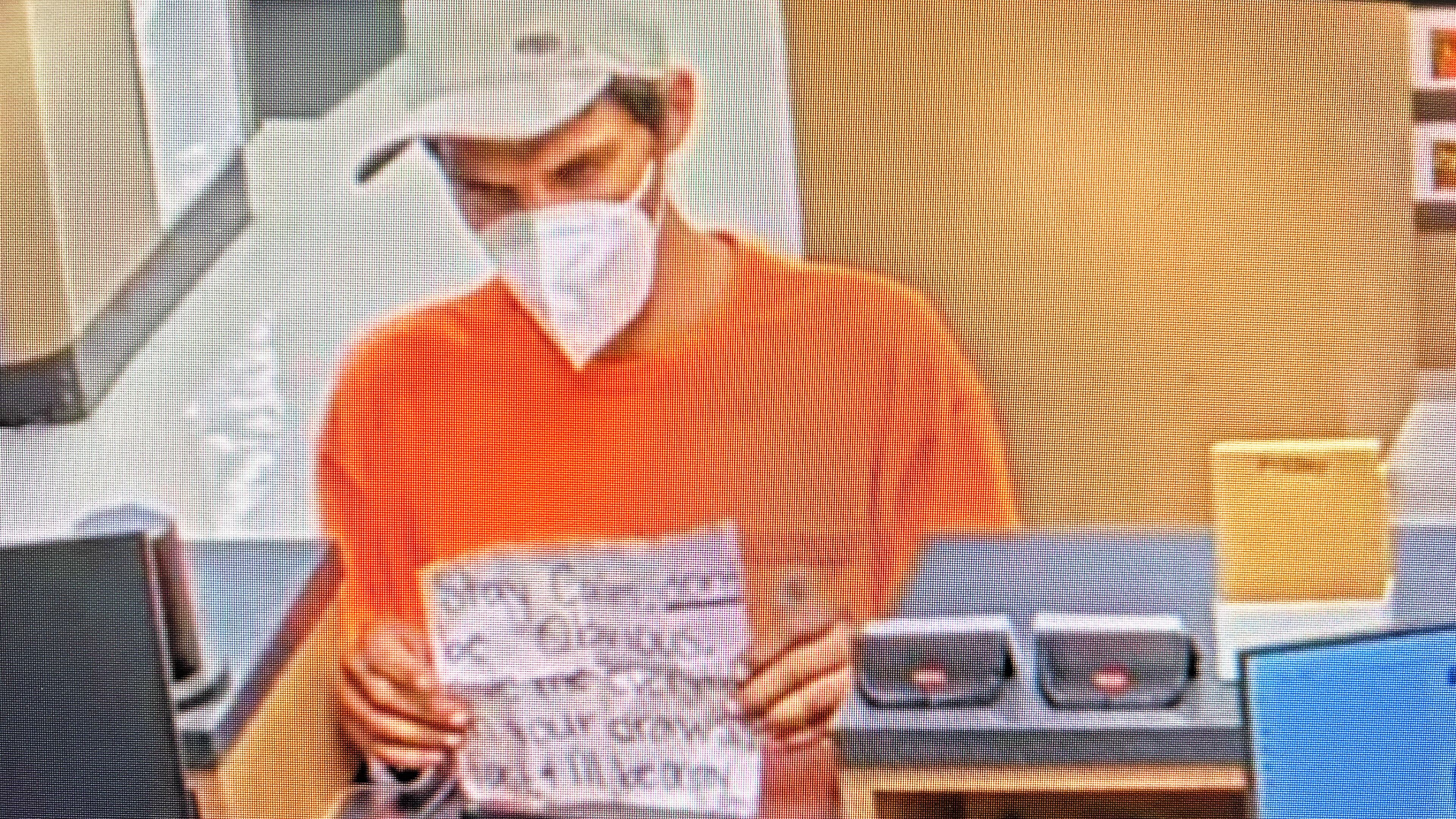 Authorities looking for suspect from attempted bank robbery in Green Valley