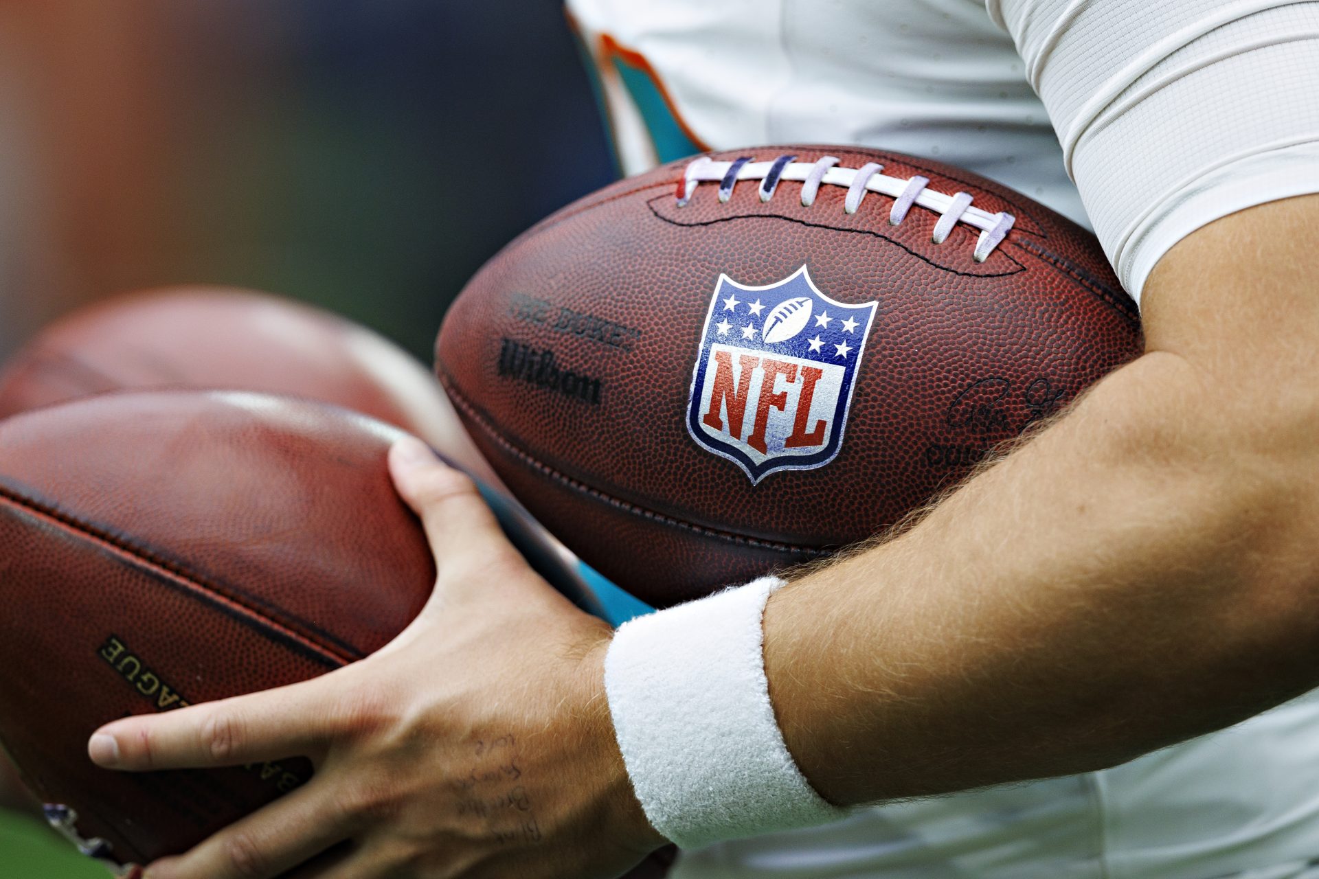 Miami Dolphins’ Coach Cuts NFL Record Breaker
