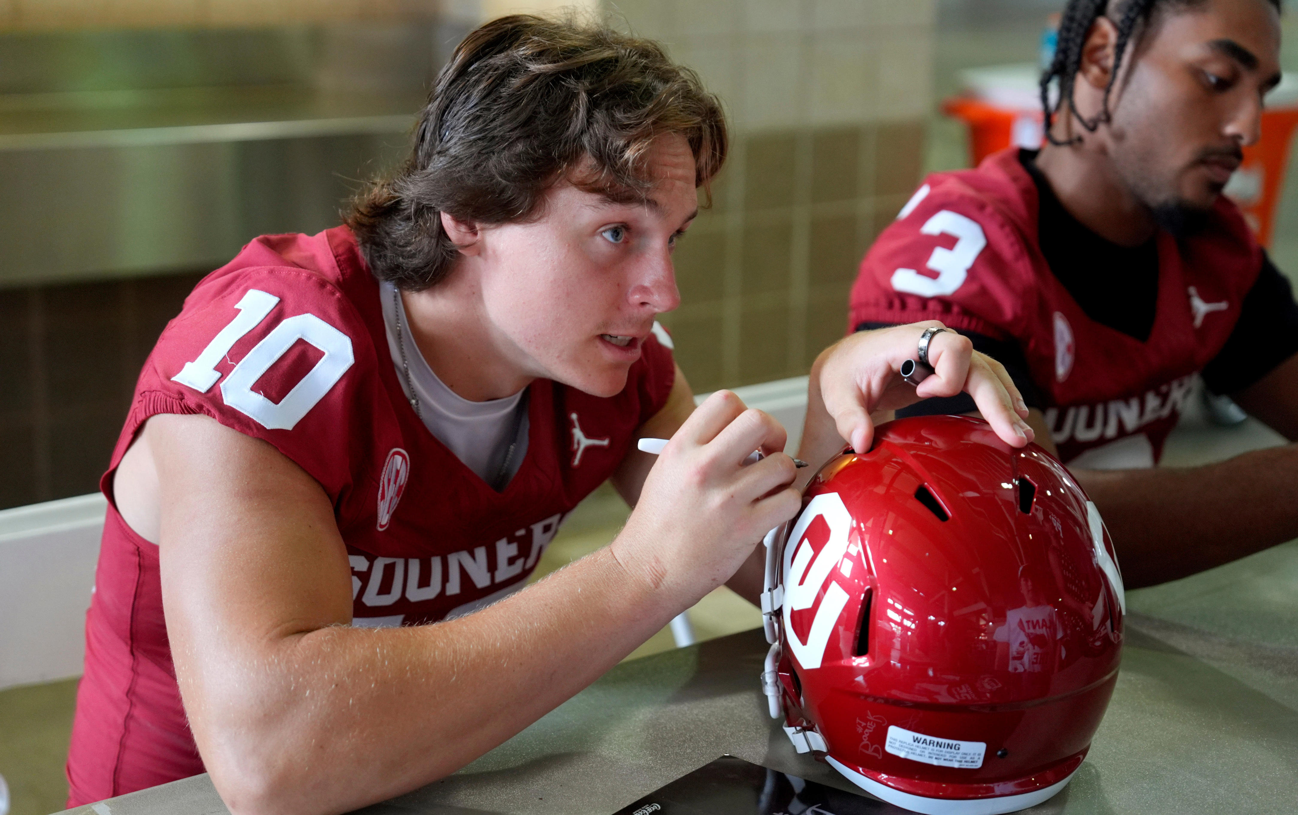 OU football QB John Mateer gifts teammates Beats by Dre headphones ...