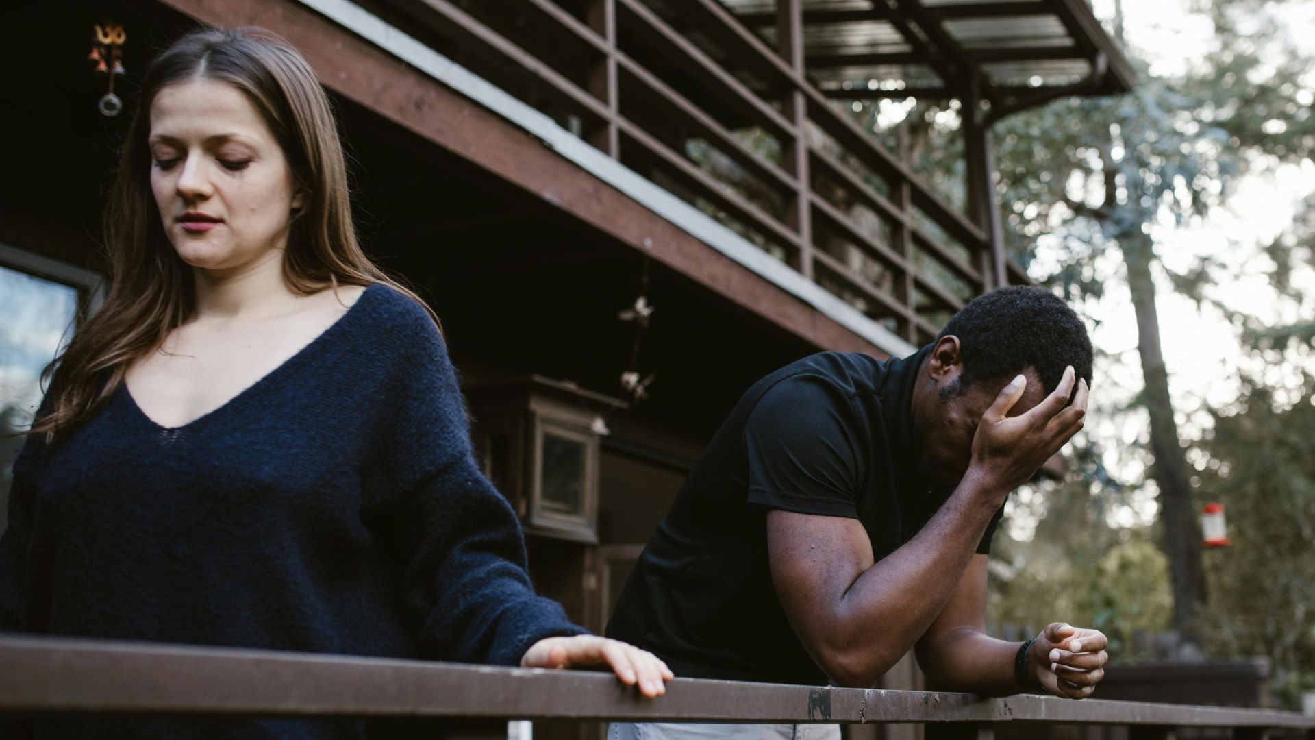 10 Signs You're Trapped With An Emotionally Unavailable Partner & 10 ...