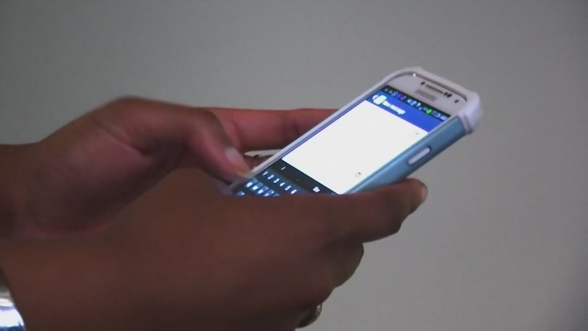 New study shows cell phones bring health risks for children