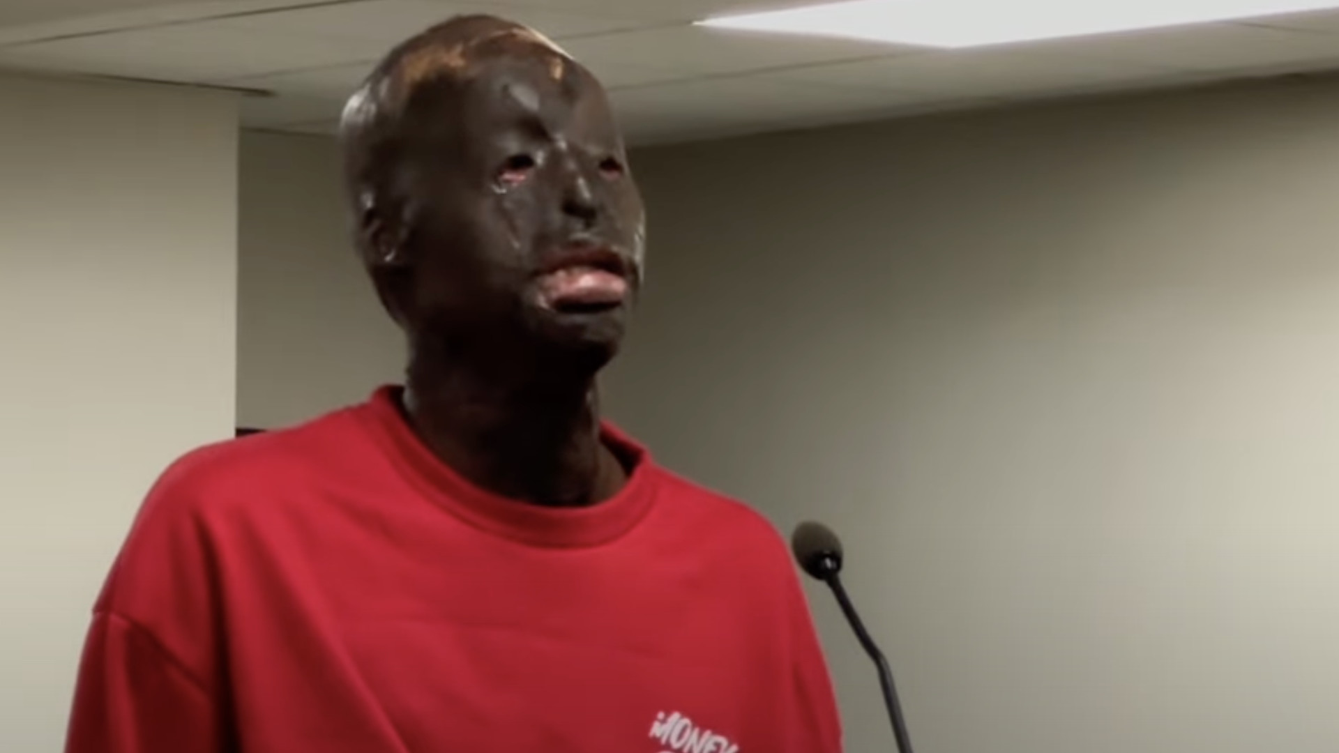 Man Turns Himself In for Murder Warrant, Argues He Didn't Do It Because ...