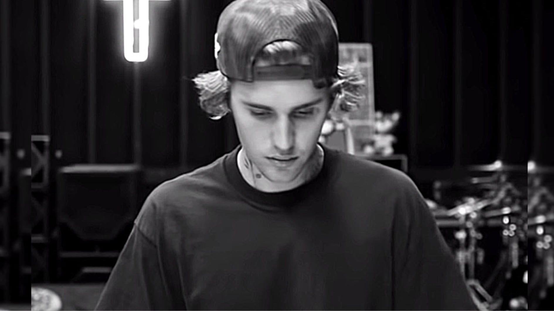 Bieber impersonator takes XS Nightclub stage at Wynn Las Vegas through ...