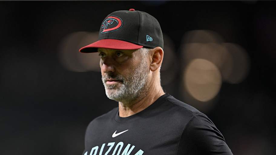 D-backs Manager Addresses Controversial Third Base Coach Decision
