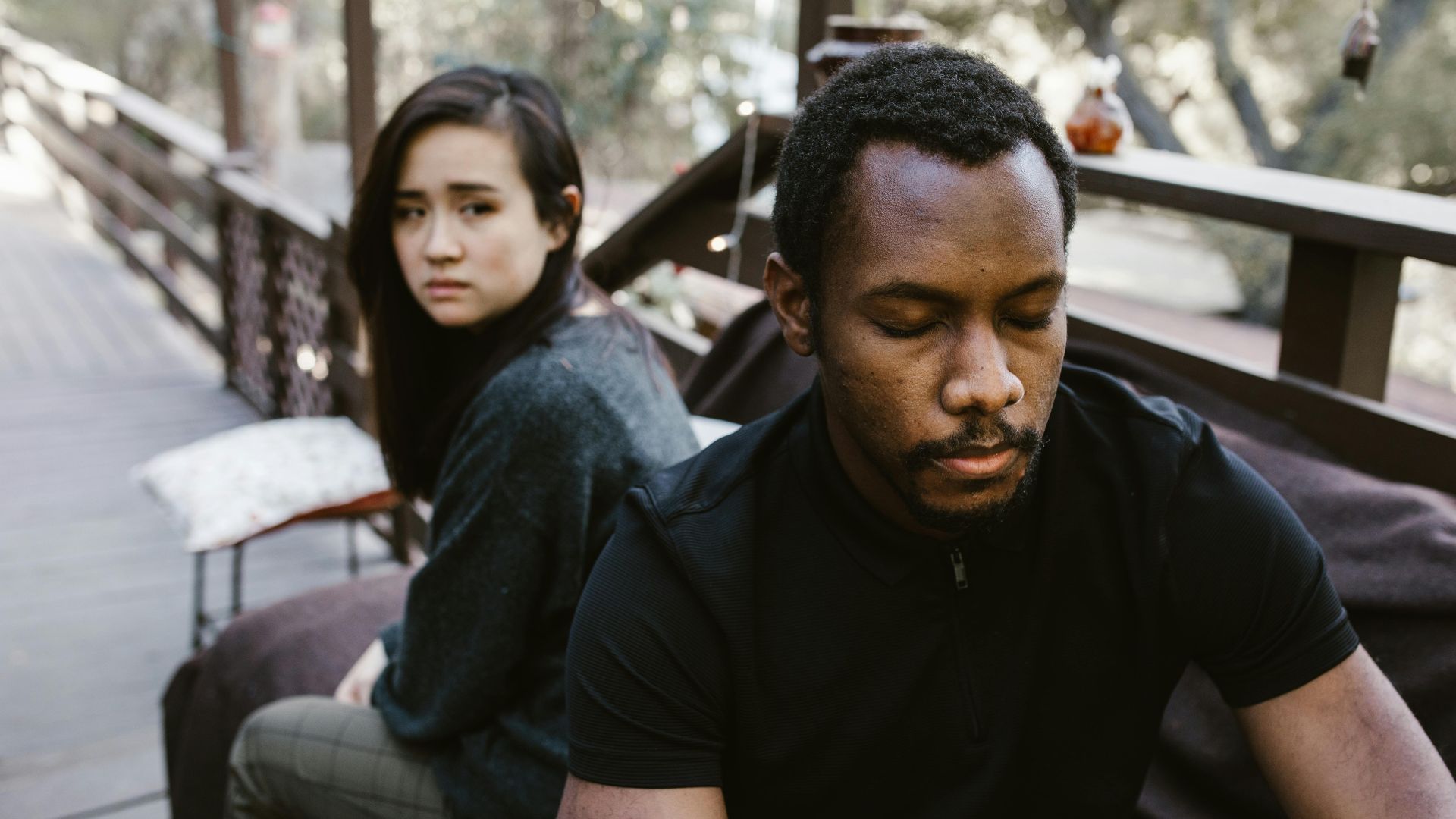10 Signs You're Trapped With An Emotionally Unavailable Partner & 10 ...