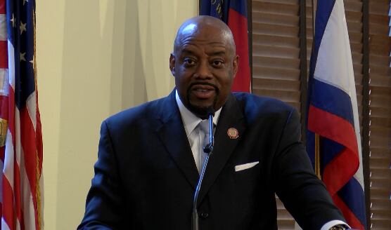 Georgia governor candidate Keisha Lance Bottoms tours Savannah