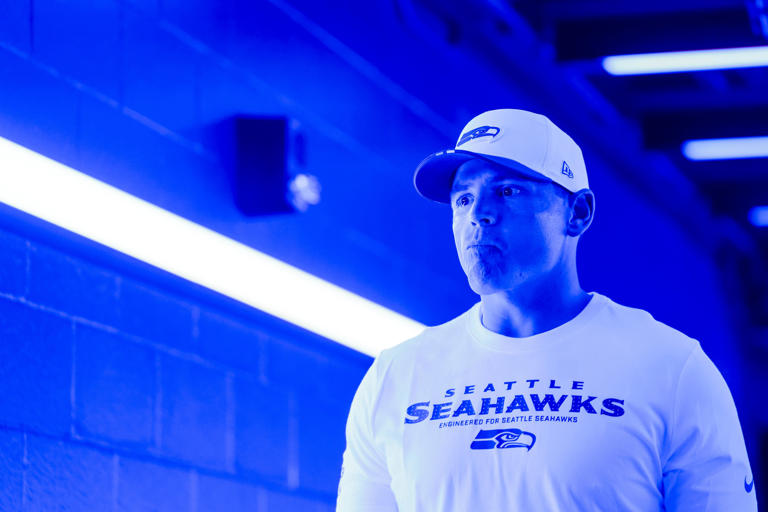 Mike Macdonald took the Seahawks on a team-bonding trip to Topgolf