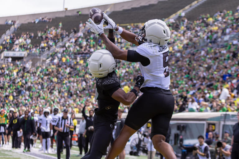 Defense steals the show in Oregon’s spring football game