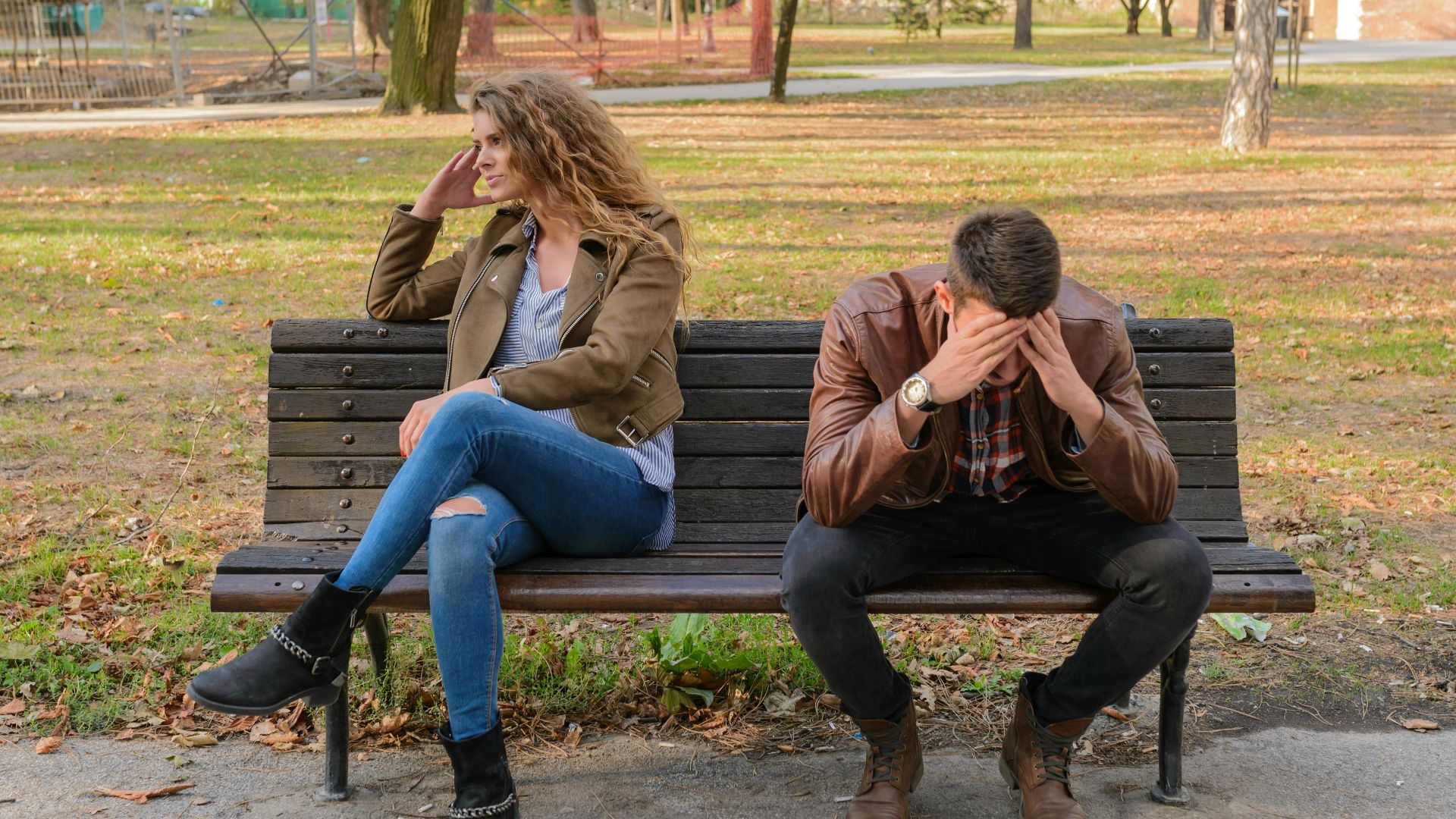 20 Signs You're Holding Onto A Relationship That's Already Over