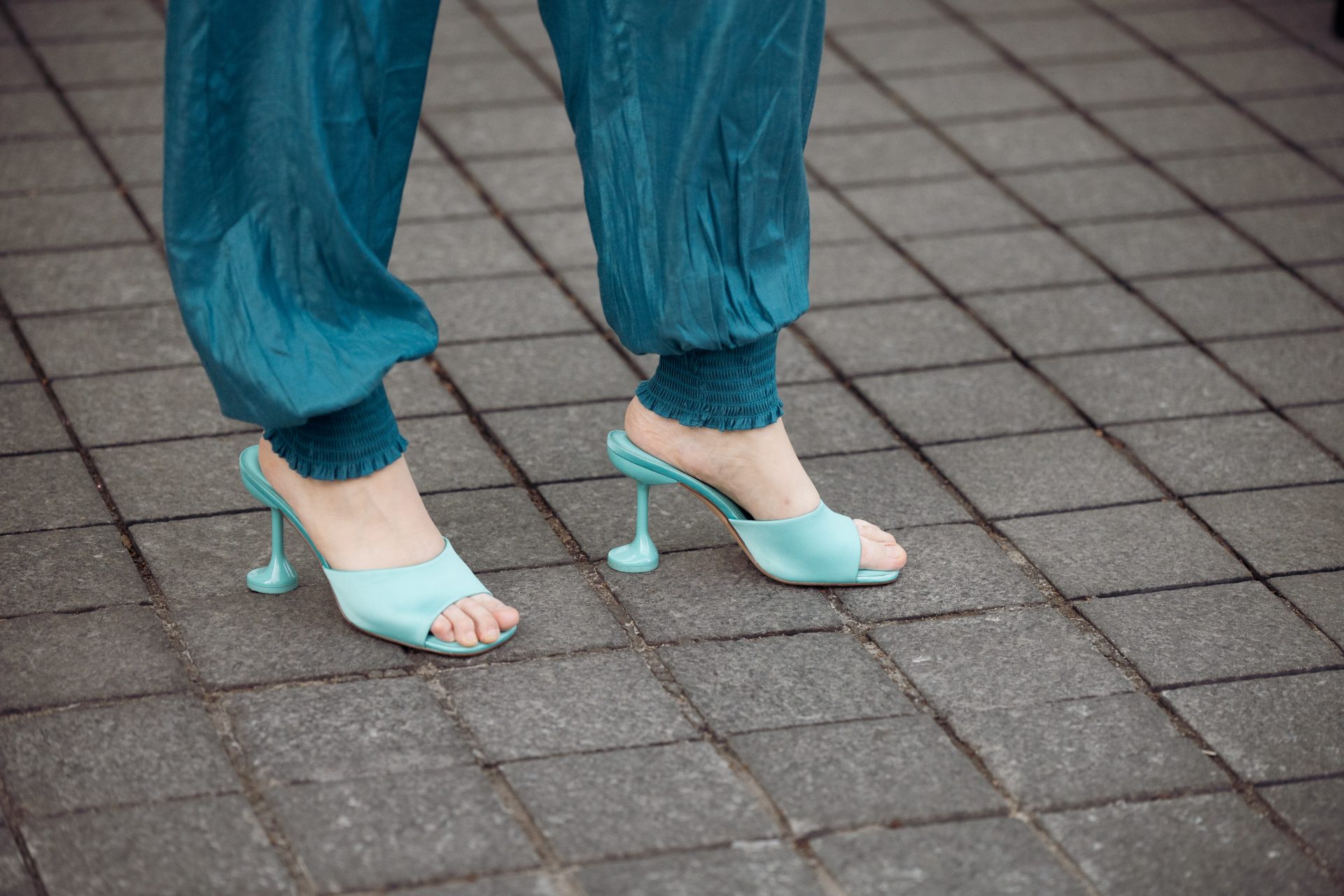 The sandals everyone wore in the 2000s are back in style