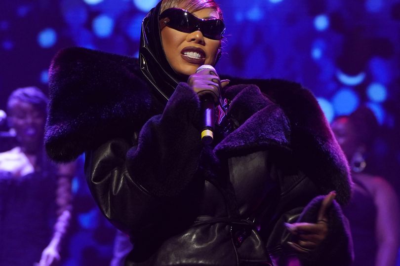 Singer Tamar Braxton says she 'almost died' after waking up in 'pool of ...