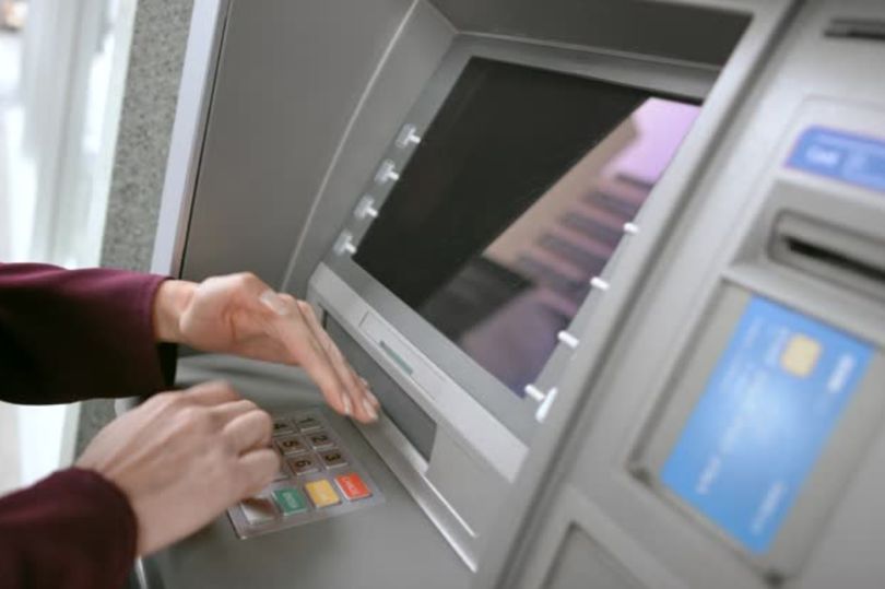 HMRC paying £1,200 'final bonus' direct into UK household bank accounts