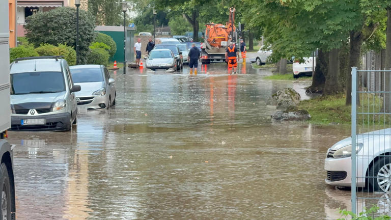 Wasserrohrbruch in Neuruppin: Junckerstraße für Stunden gesperrt ...