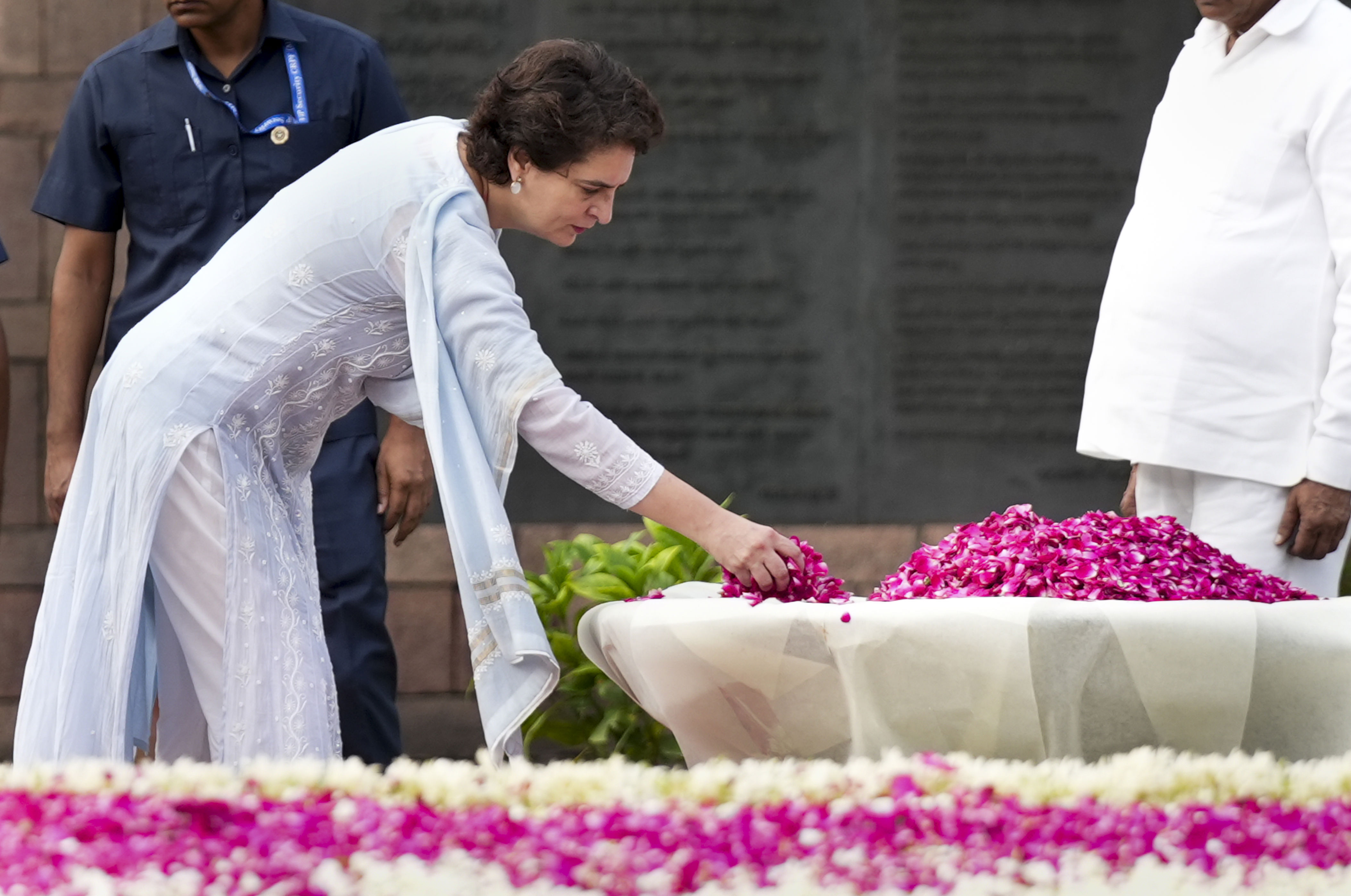 Tributes paid to Rajiv Gandhi on birth anniversary