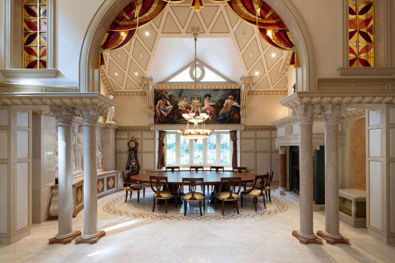 Leipe woning op Funda lijkt vanbinnen op een Grieks paleis: “Een villa ...