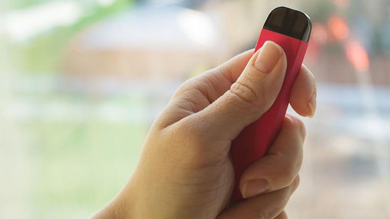 Teen vaping linked to higher risk of smoking, marijuana, and alcohol ...
