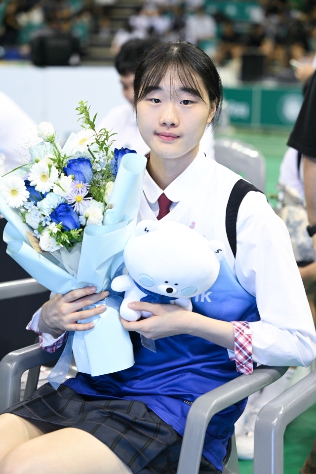 ‘수피아 천하’ 이가현, 전체 1순위로 ‘최윤아호’ 신한은행 유니폼 입었다…총 14명 지명(종합) [WKBL 드래프트]