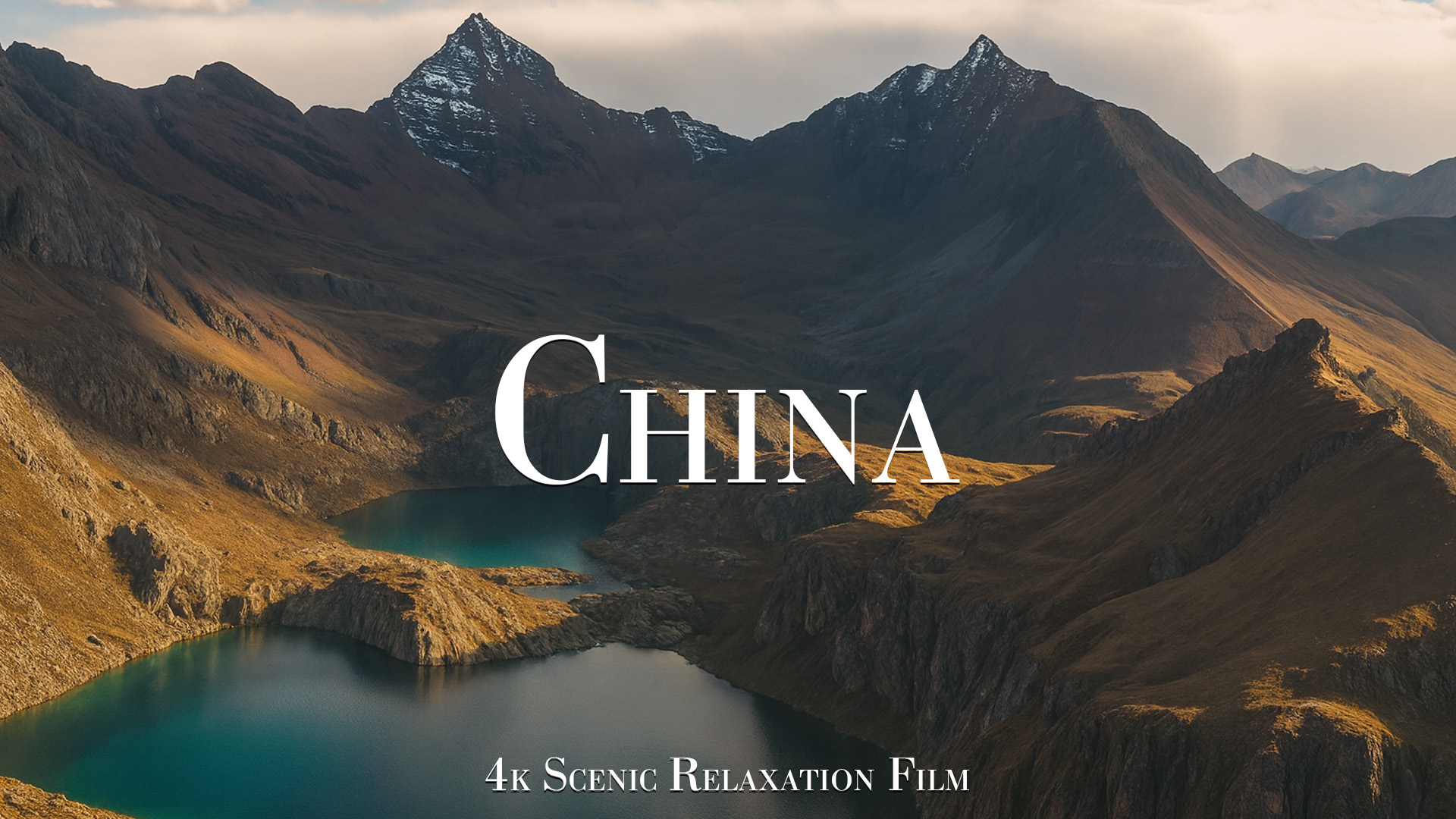 Rustige dronebeelden van Chinese bergen in 4K