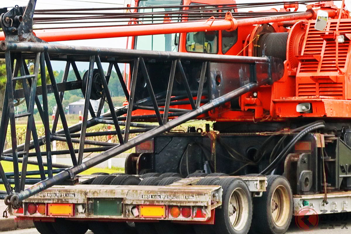 NEXCOが「4年で計20回“不正通行”」した事業者を公表！ 「甘すぎる」「徹底的に締め上げろ」の厳しい声も!? 法律ガン無視・無許可の「超・大型車両」通行 「一発レッド」求める意見も