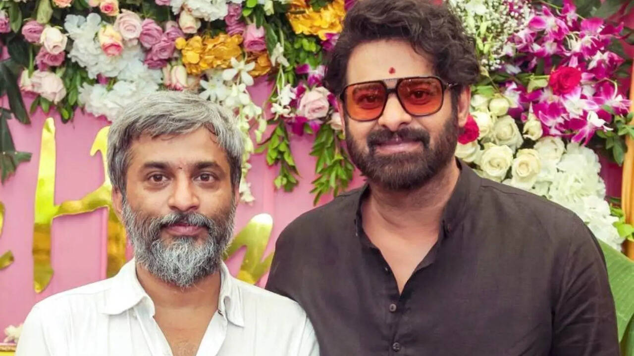 Fauji: Prabhas' Look From Hanu Raghavapudi Film Gets Leaked, Makers ...