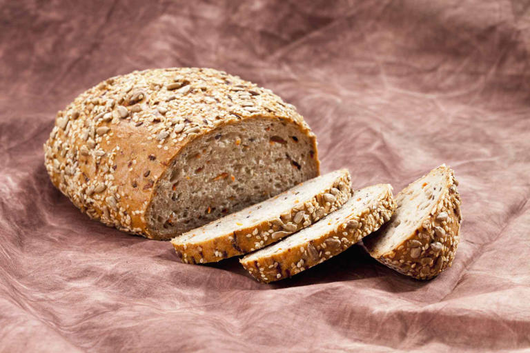 We Asked a Dietitian If Multigrain Bread Is Really the Healthiest Type ...