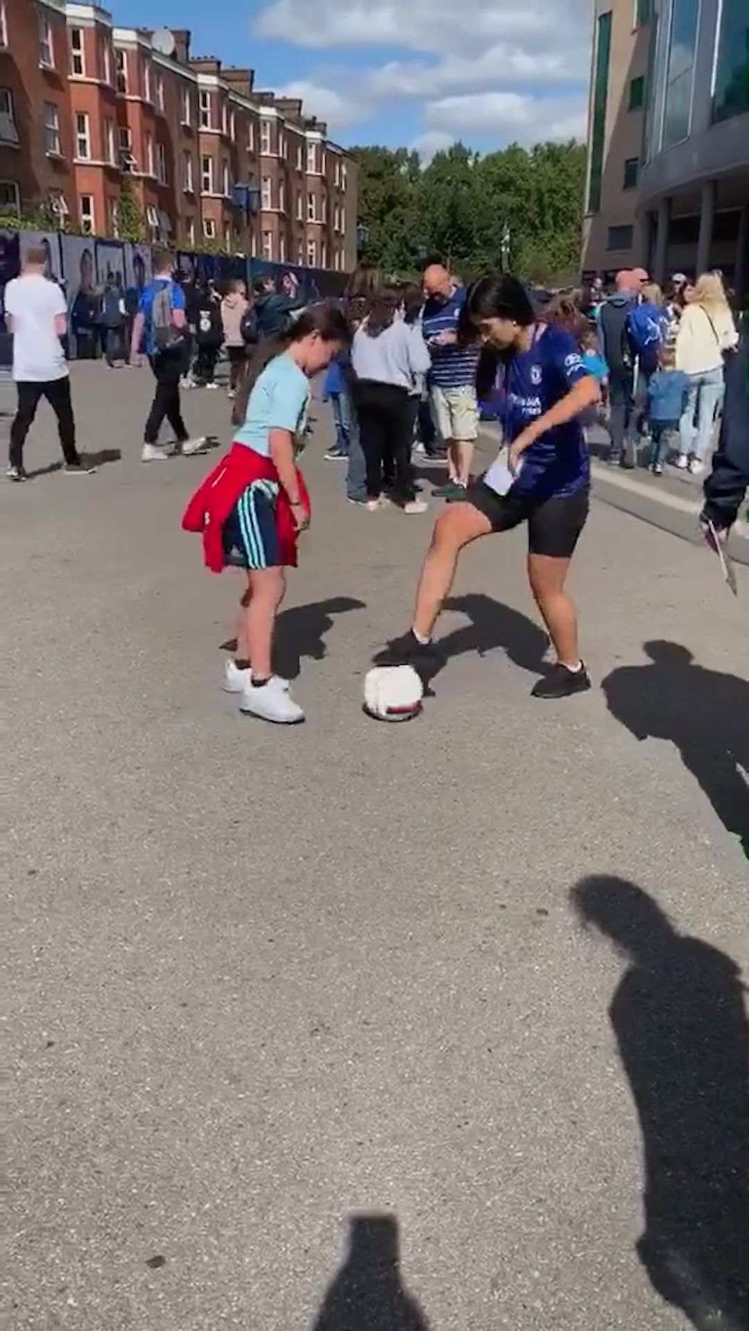 Creative Ball Juggling Movements – Soccer