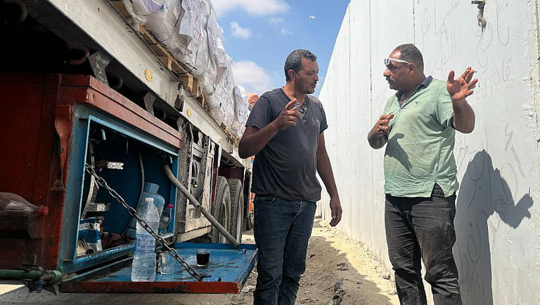 Aid drivers hope for Gaza entry as Egyptian and Palestinian leaders ...