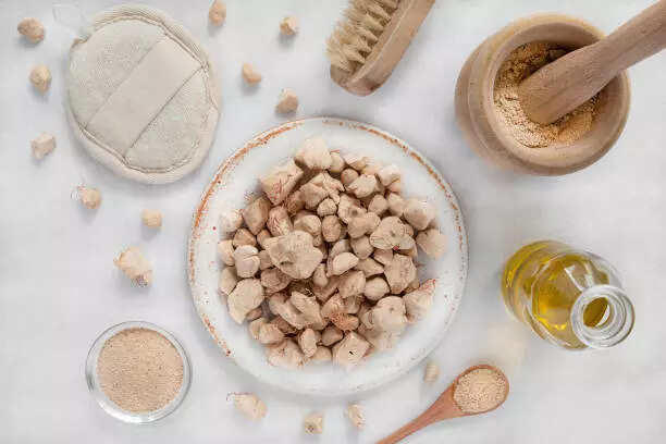 Mandu Ki Imli for hair: How to use Baobab oil for hair growth