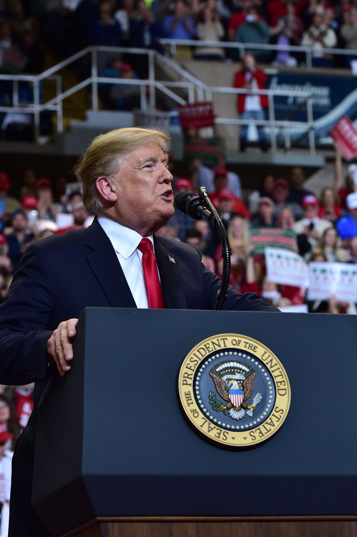 Trump suffers fact check on tariff revenue