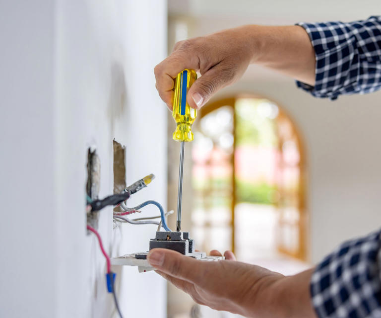 Want to know how to wire a light switch? It's as easy as 1-2-3 when you ...