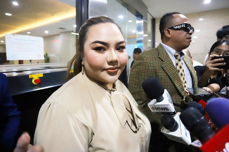 KPK Panggil Lisa Mariana Terkait Dugaan Korupsi BJB Jumat, 22 Agustus ...